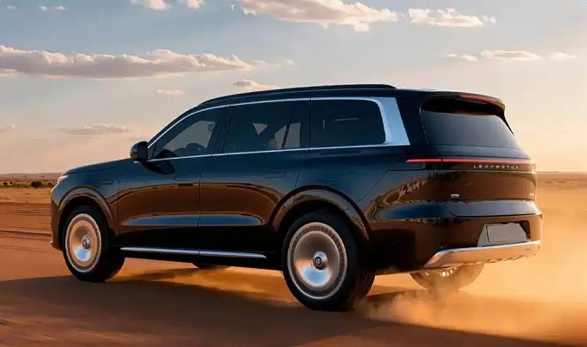 Leapmotor's Massive D19 SUV Arrives With 540 kW Power and Oxygen Generator